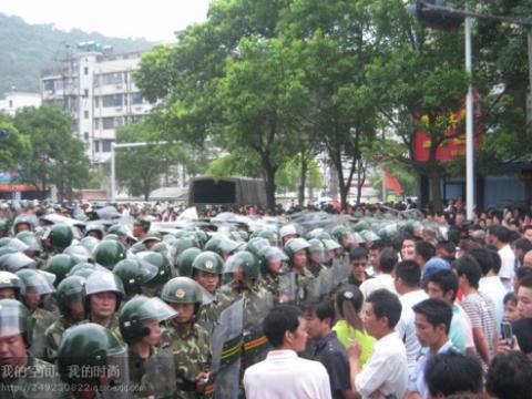 Workers riot in China | libcom.org